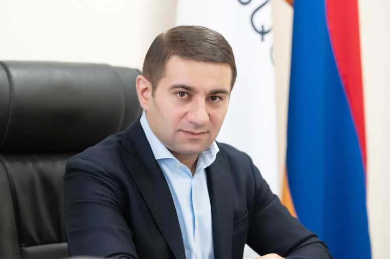 The service becomes an internship, it is about nothing. Nairi Sargsyan