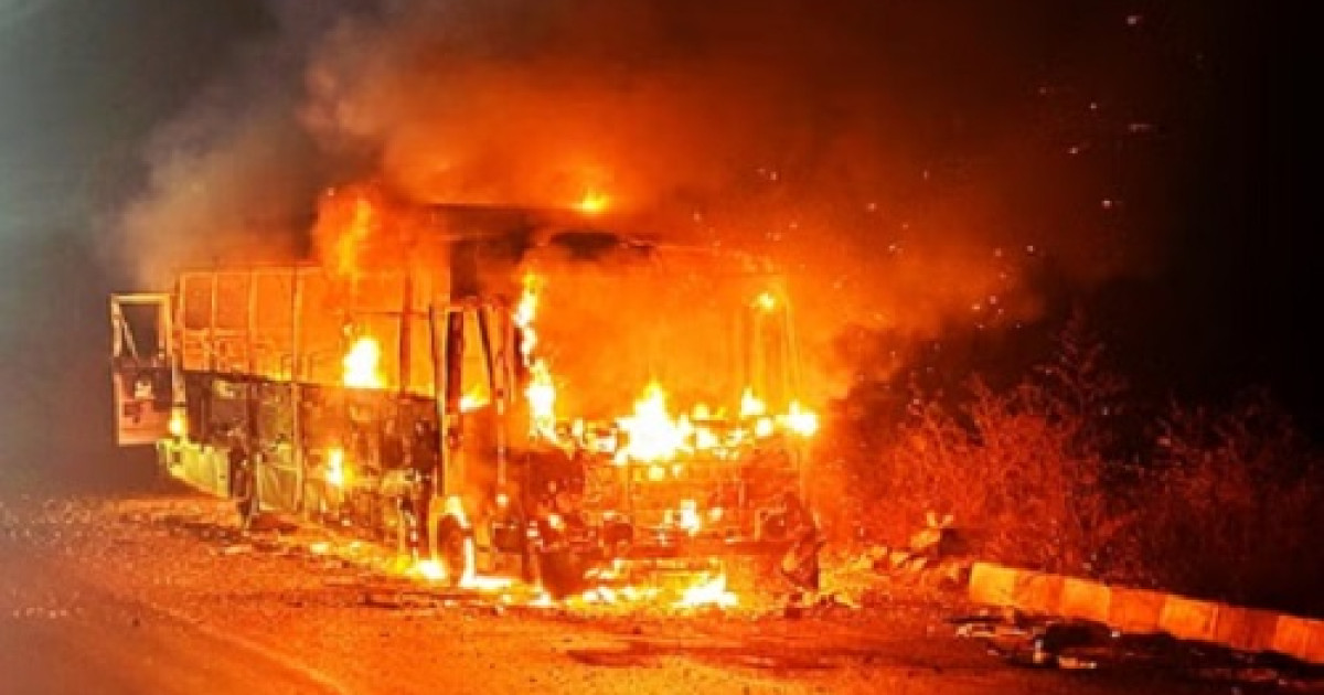 A tourist bus caught fire in India. there are dozens of characters