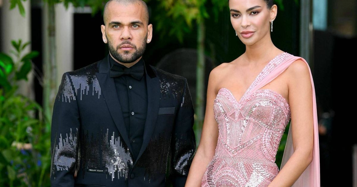 Dani Alves wife has announced pregnancy