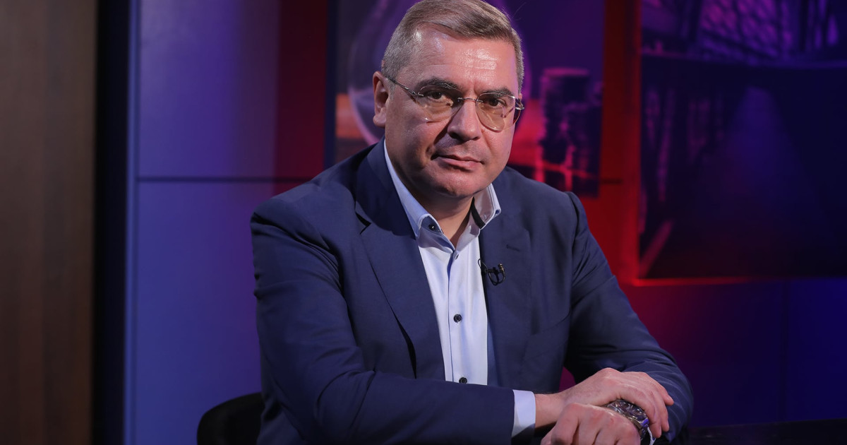 Բացառվում է ներկա իշխանության վերարտադրությունը, բացառվում է նաև ...