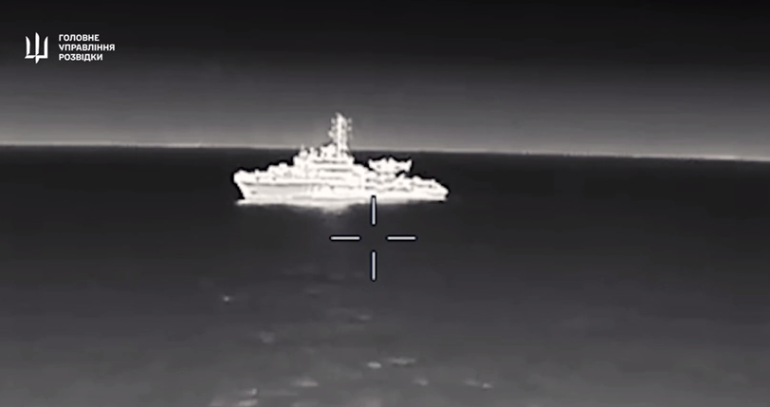 The drone near the ship of the Russian Black Sea Navy (video) was taken ...