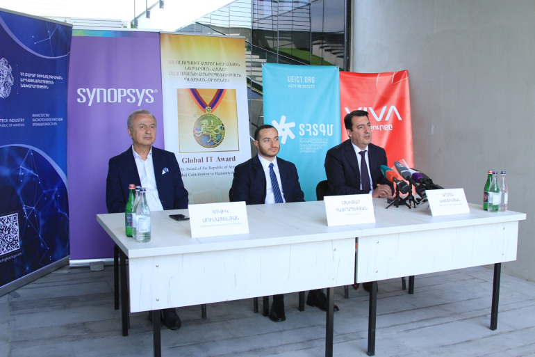 Vincent Roche named the 16th laureate of the State Award of the ...